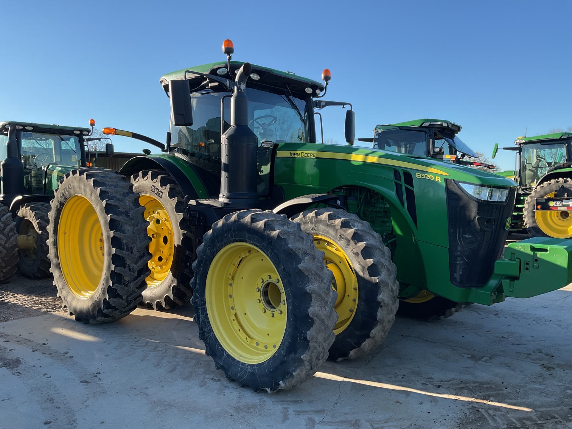 2018 John Deere 8320R - Goldman Equipment